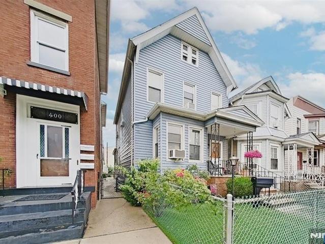 402 Davis Ave, Harrison, NJ 07029