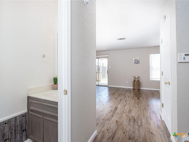 402 Deloris Dr