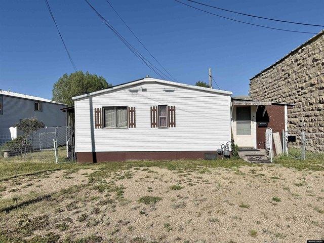 402 Diamondville Ave, Diamondville, WY 83116