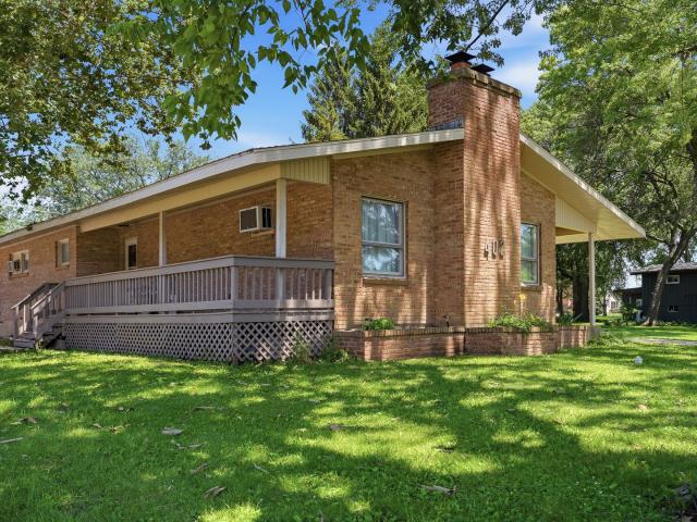 402 E 19th Street