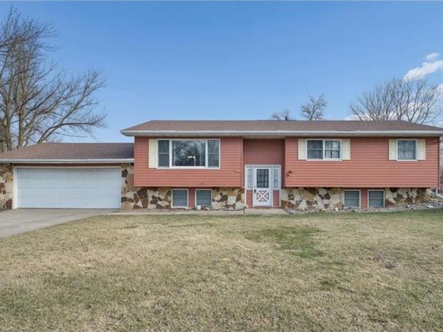 402 E 2nd St N, Truman, MN 56088