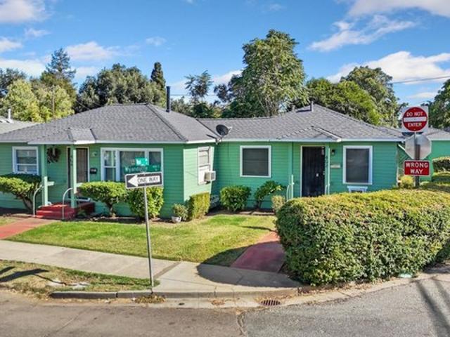 402 E Wyandotte St, Stockton, CA 95204