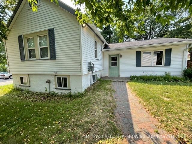 402 E. Park St 2 beds, 1 full bath