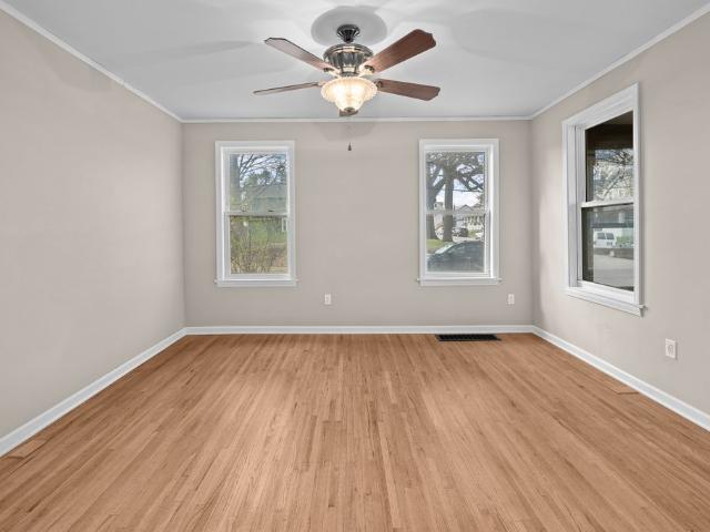 402 E Pleasant Street