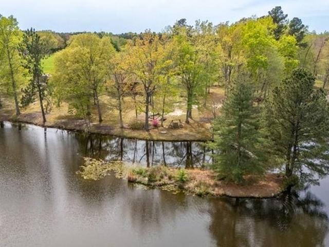 402 Easy St, Dundas, VA 23938