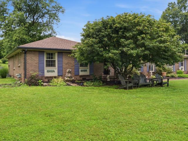 402 Ellington Dr