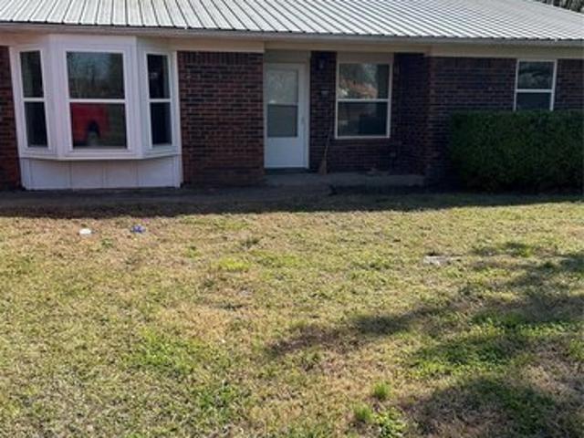 402 F St, Stigler, OK 74462