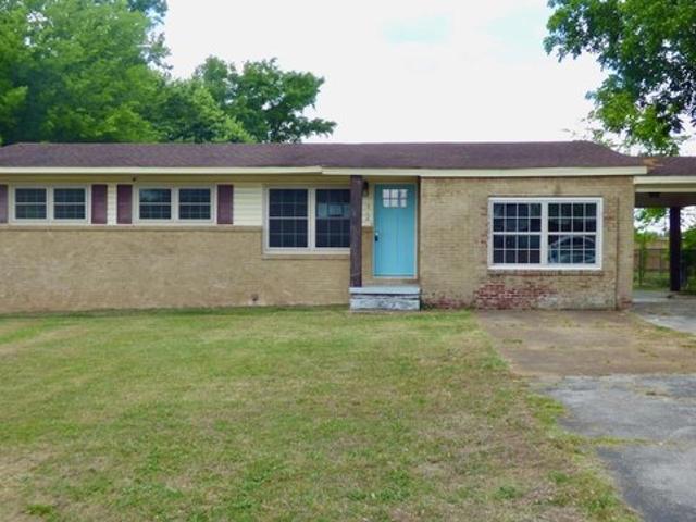 402 Ford St, Muscle Shoals, AL 35661