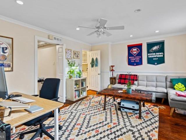402 Fairmount Ave, Philadelphia, PA 19123