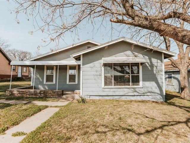 402 Kansas St, Pawnee, OK 74058
