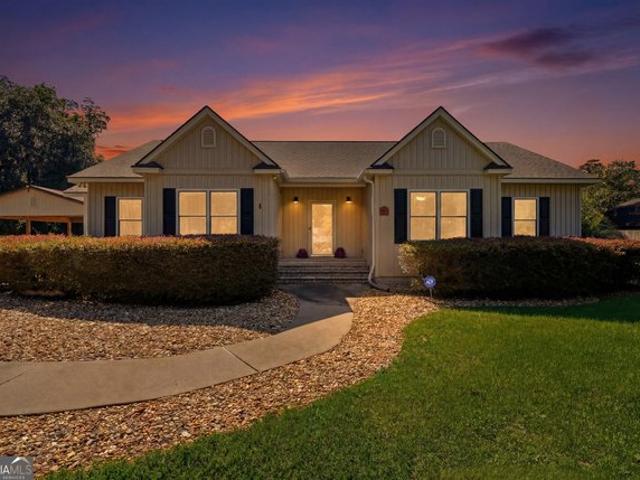 402 Houston St, Darien, GA 31305