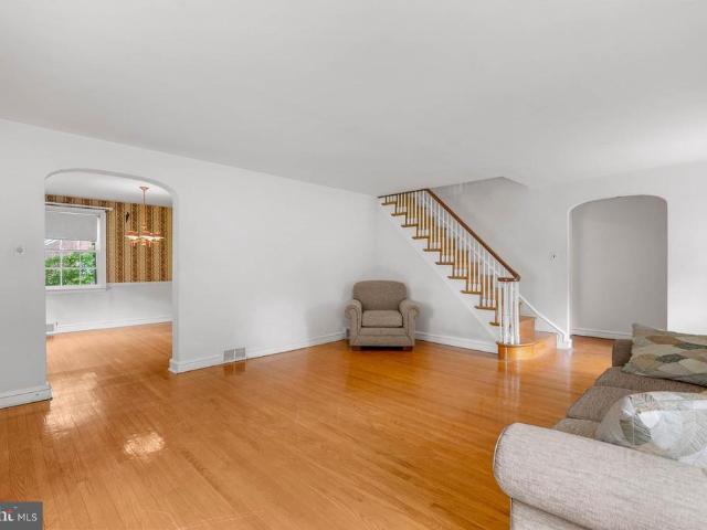 402 Hawthorne Road