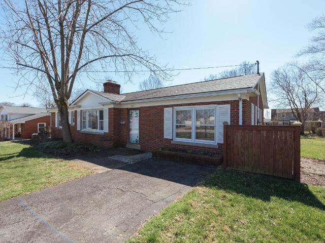 402 Hiawatha Trail