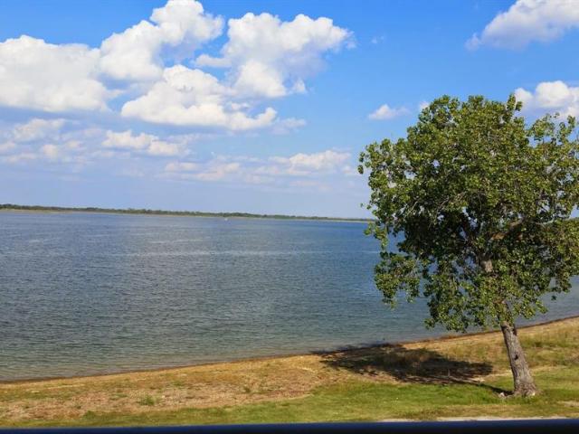 402 Oakbrook Dr, Lewisville, TX 75057 | MLS #21195 | Compass