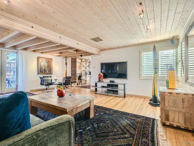 402 Orange Court
