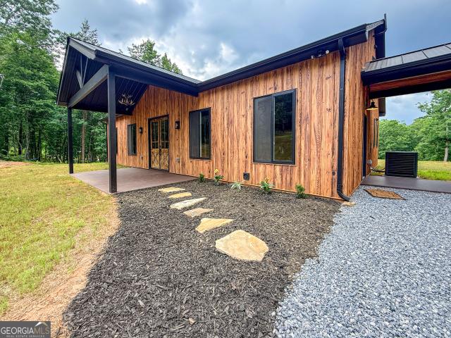 402 Lovelace Road