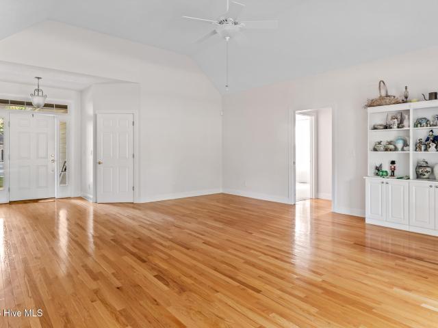 402 Lockwood Lane SW