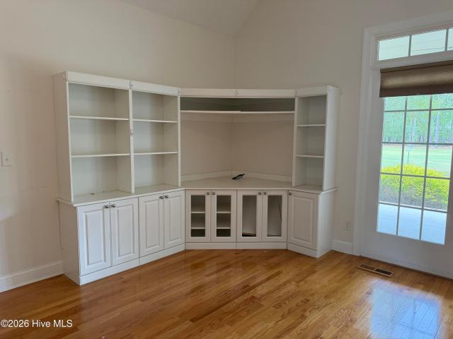 402 Lockwood Lane SW