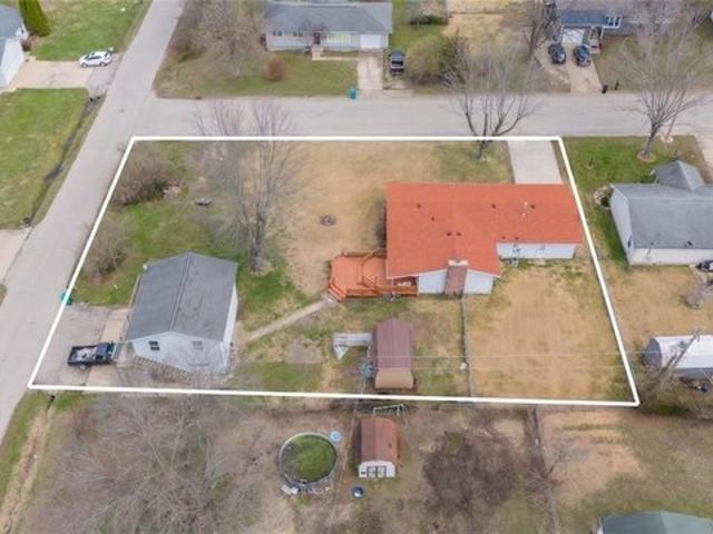 402 Locust St, Cuba, MO 65453