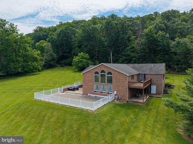 402 Lauck Ln, Stanley, VA 22851
