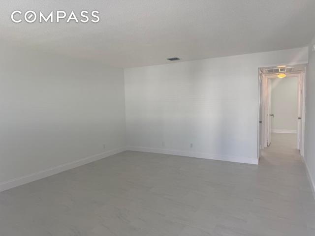 402 Lake Shore Dr 202, West Palm Beach, FL