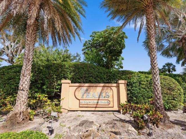 402 Lakeview Dr E, Royal Palm Beach, FL 33411 | MLS #B26014 | Compass