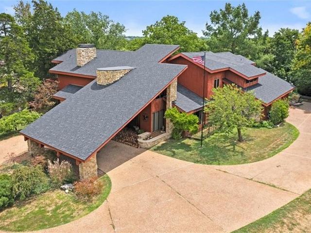 402 Lees Circle Dr, Fort Scott, KS 66701