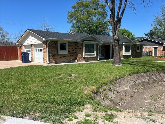 402 Lyndale Dr, Highlands, TX 77562 | MLS #87707