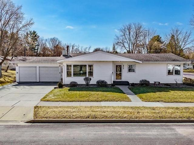 402 Modern Ave, Reedsburg, WI 53959