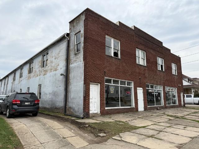 402 Main St