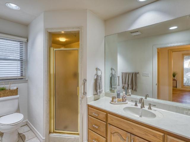 402 Meadowlakes Dr, Meadowlakes, TX 78654 | MLS #177171