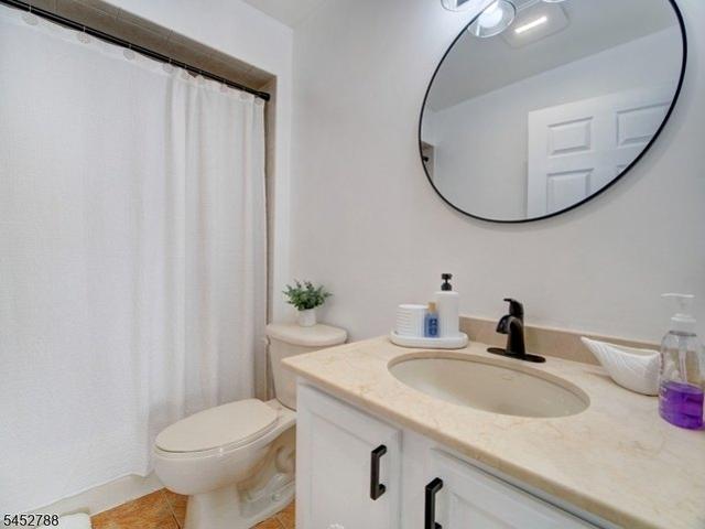 402 N 16th St, Kenilworth, NJ 07033