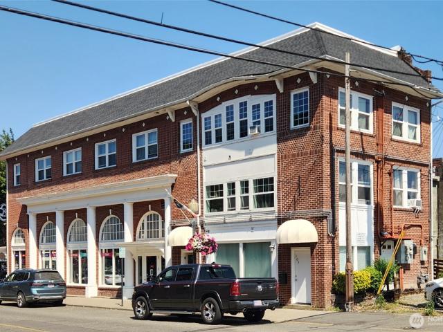402 N Tower Avenue