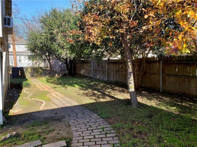 402 N Augusta St, Dallas, TX 75214 | MLS #21220