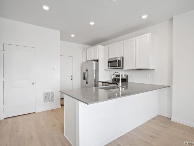 402 N Bersshine Court