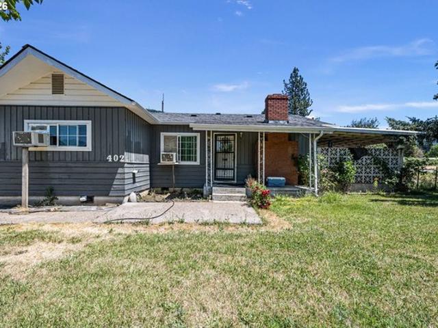 402 N D St, Lowell, OR 97452