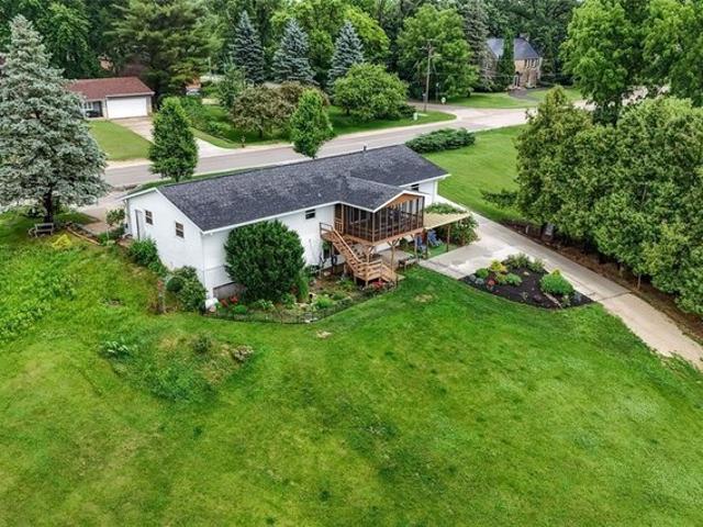 402 N Ford St, Anamosa, IA 52205