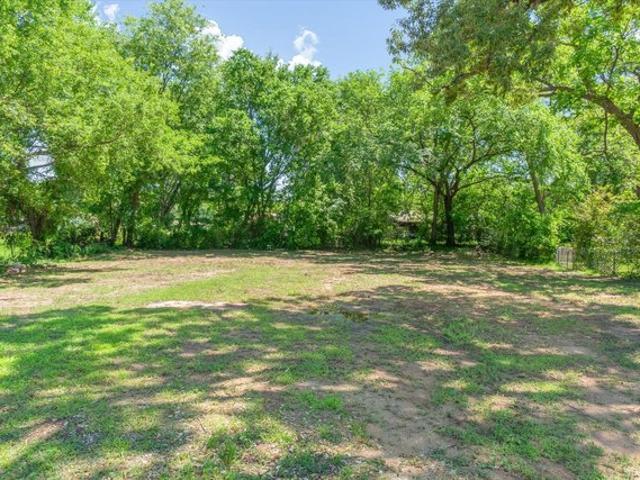 402 N Houston St, Edgewood, TX 75117