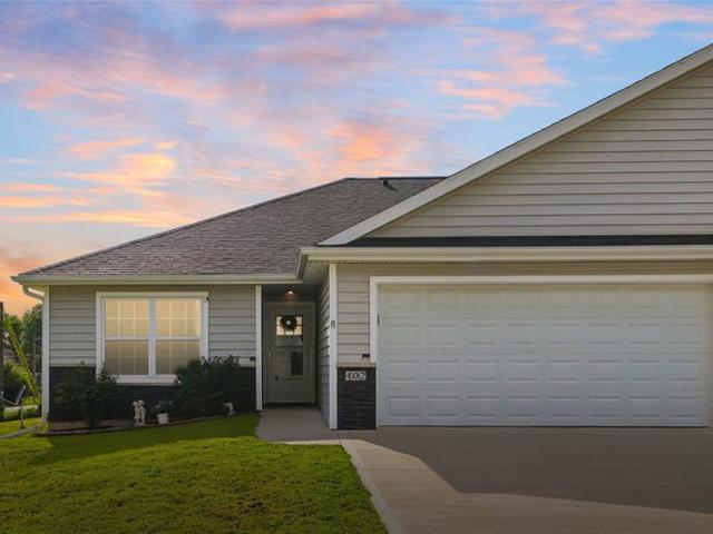 402 N Park St, Prairie City, IA 50228