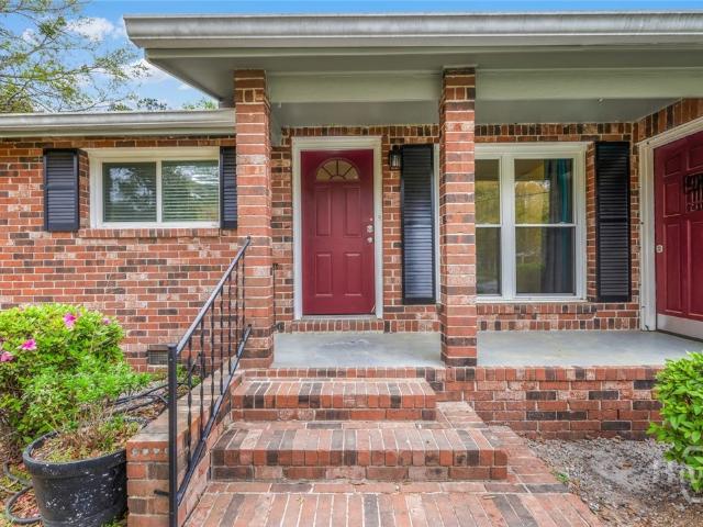 402 N Sangrena Drive