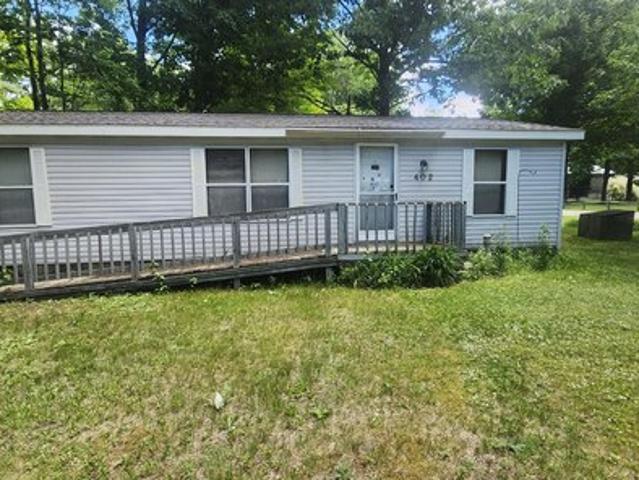 402 Northway Dr, Houghton Lake, MI 48629
