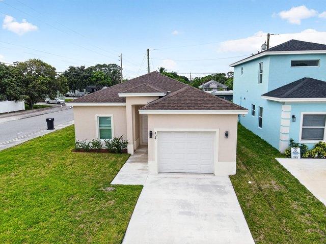 402 NW 12th Ave, Boynton Beach, FL 33435