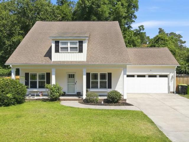 402 Satterfield Dr, New Bern, NC 28560