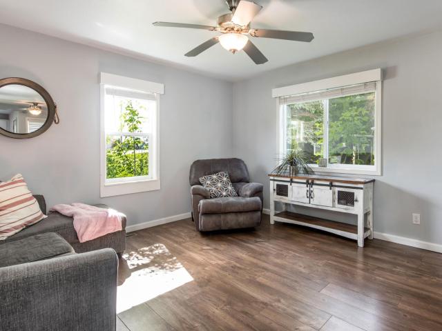 402 Sanstead Street W