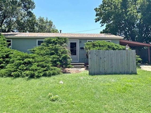 402 Santa Fe St, Hays, KS 67601
