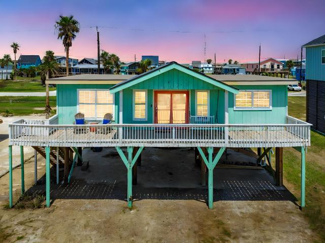402 Seashell Dr, Surfside Beach, TX 77541 | MLS #11719