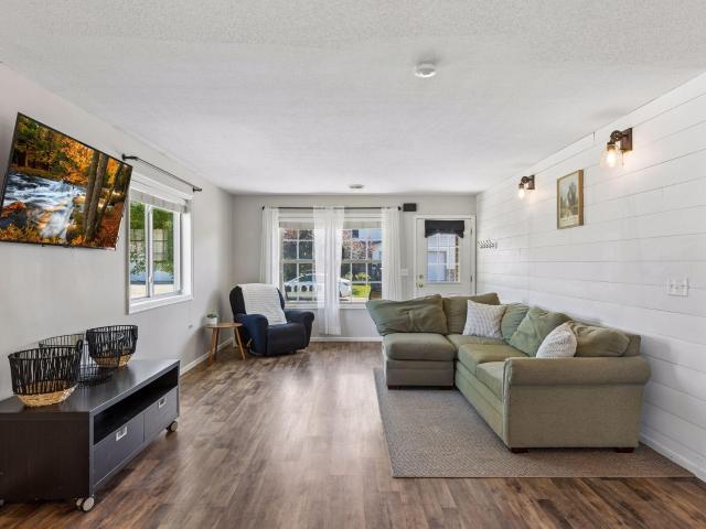 402 Sierra Place