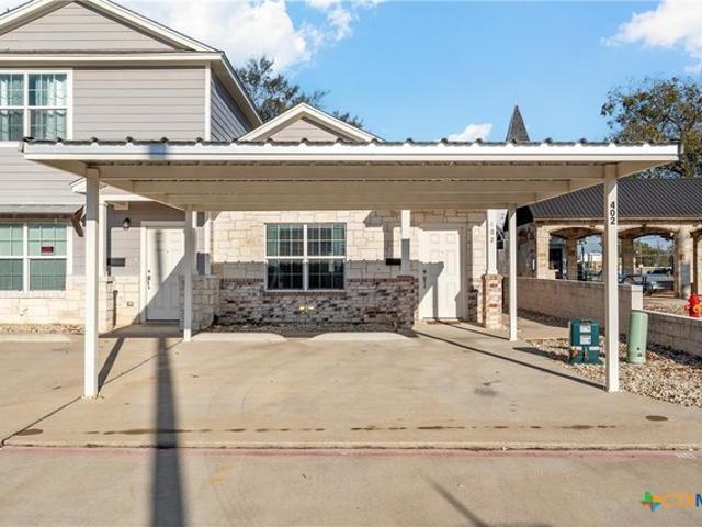 402 Spring St, McGregor, TX 76657