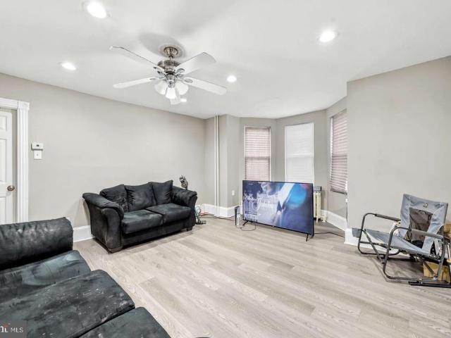 402 Poplar Street