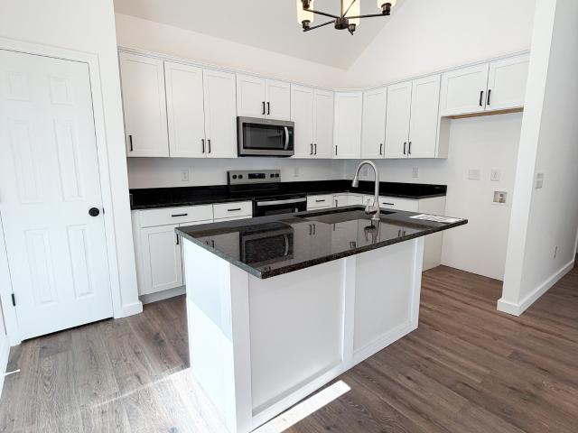 402 Poplar Street